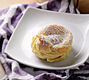 Little Italian Cakes Filled with Lemon Pastry Cream {sospiri} - Joanne ...